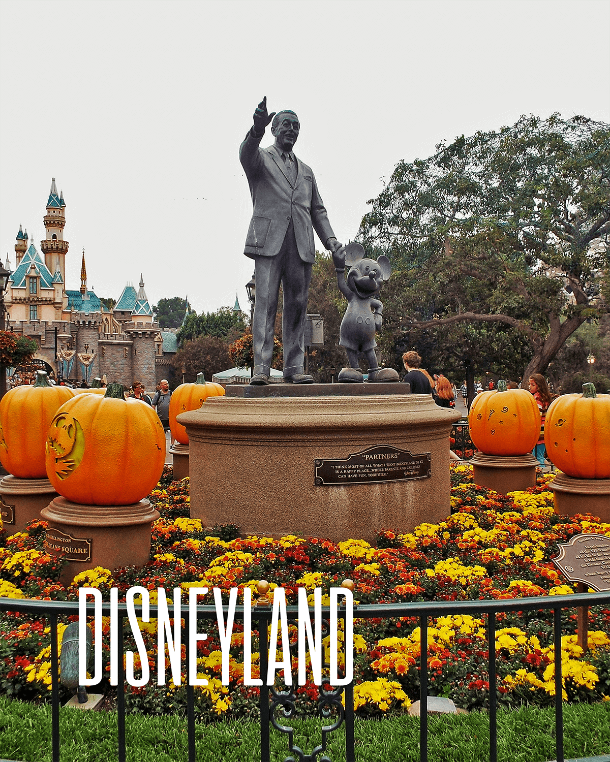 A diferença entre a Disneyland na Califórnia e a Disney World na ...